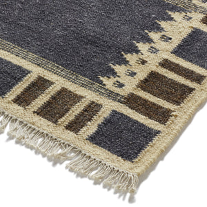 Alarik Rug 244x305cm - Indigo Blue | OKA